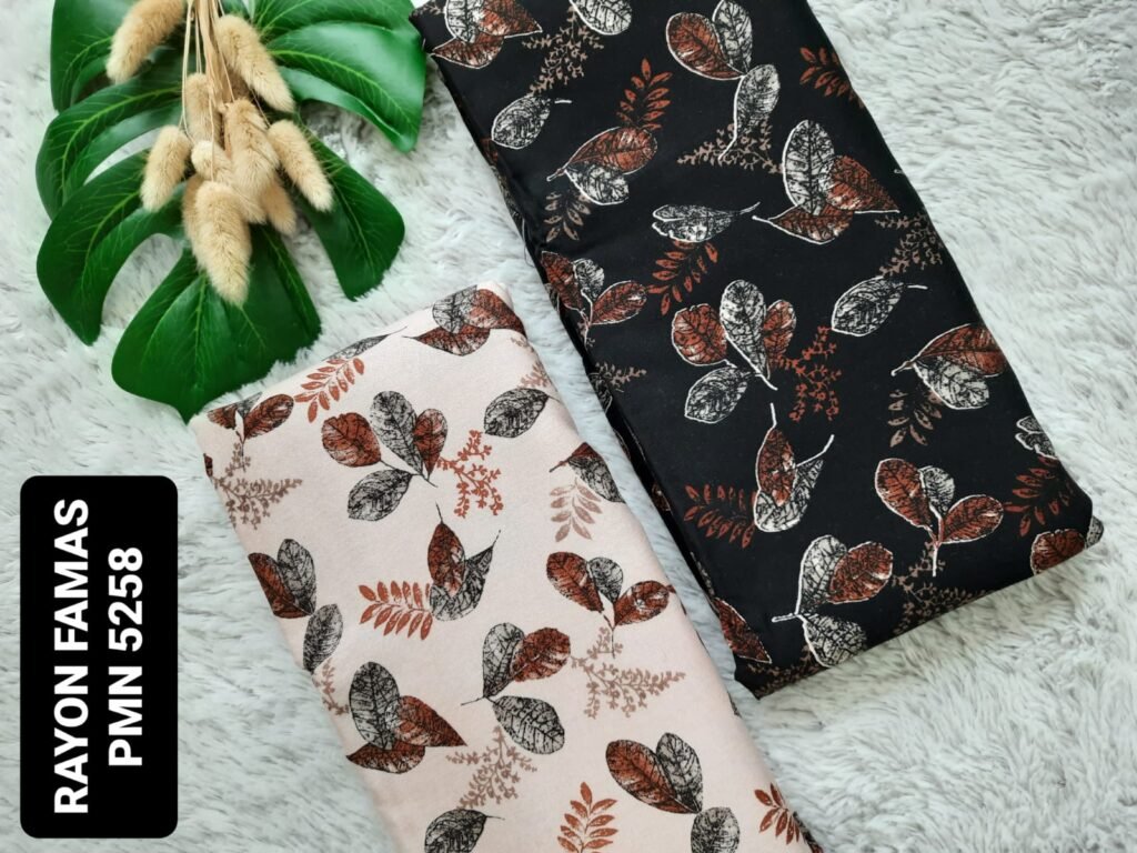 Kain Rayon vs Polyester: Perbandingan, Kelebihan, dan Kekurangan